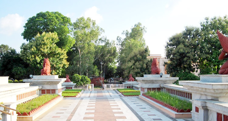 Ramakrishna Math Lucknow (Timings, History, Entry Fee, Images, Aarti ...